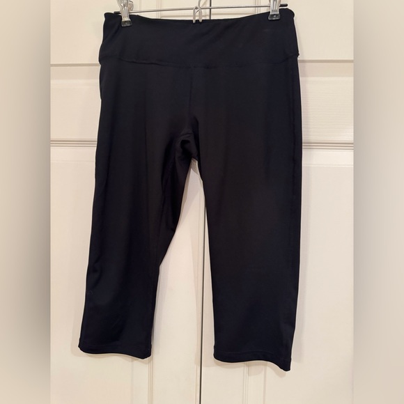 Zella | Pants & Jumpsuits | Zella Black Capris | Poshmark